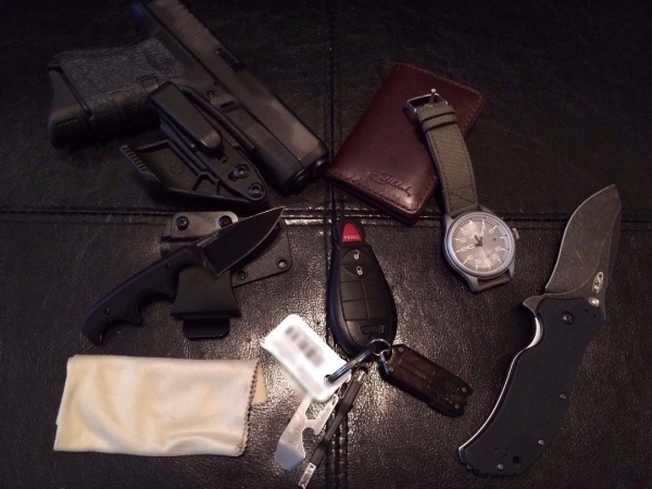 Everyday Carry - 41/M/Dallas, TX/Consultant - Light carry - minimum gear